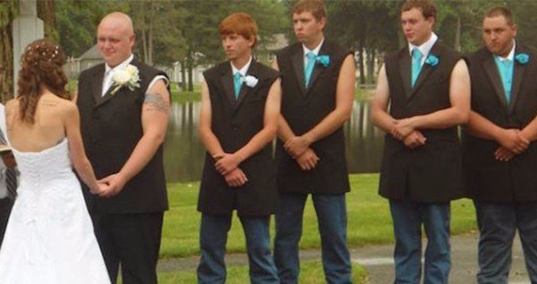 39 Hilariously Absurd Redneck Photos To Laugh At With Your Wife/Cousin